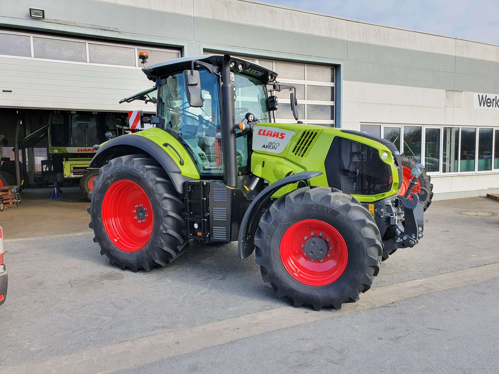 Five advantages of using dual wheels and tyres on your tractor