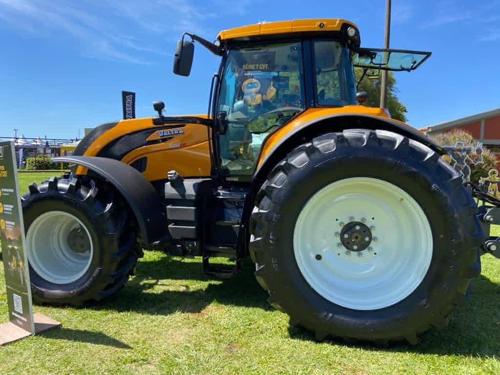 Five advantages of using dual wheels and tyres on your tractor