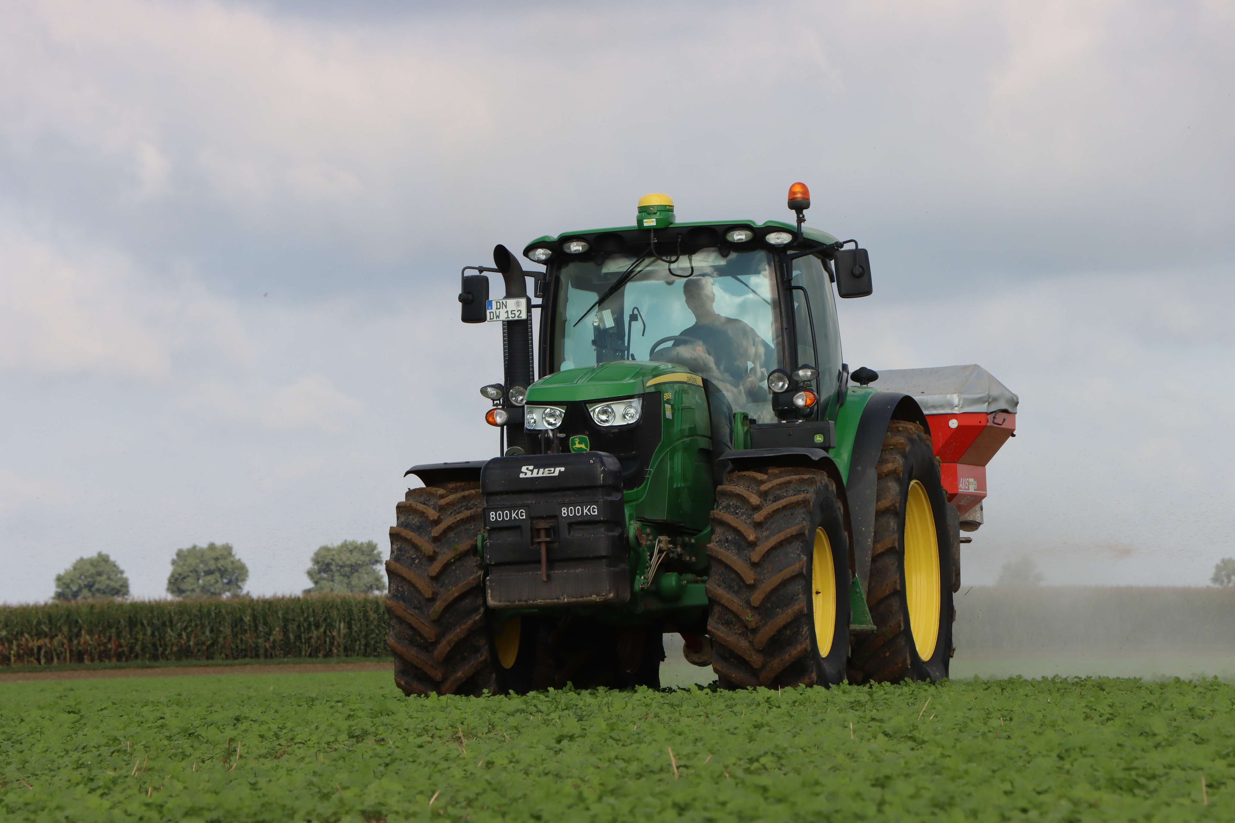 A quick guide to different tractor tyres, sizes and recommendations
