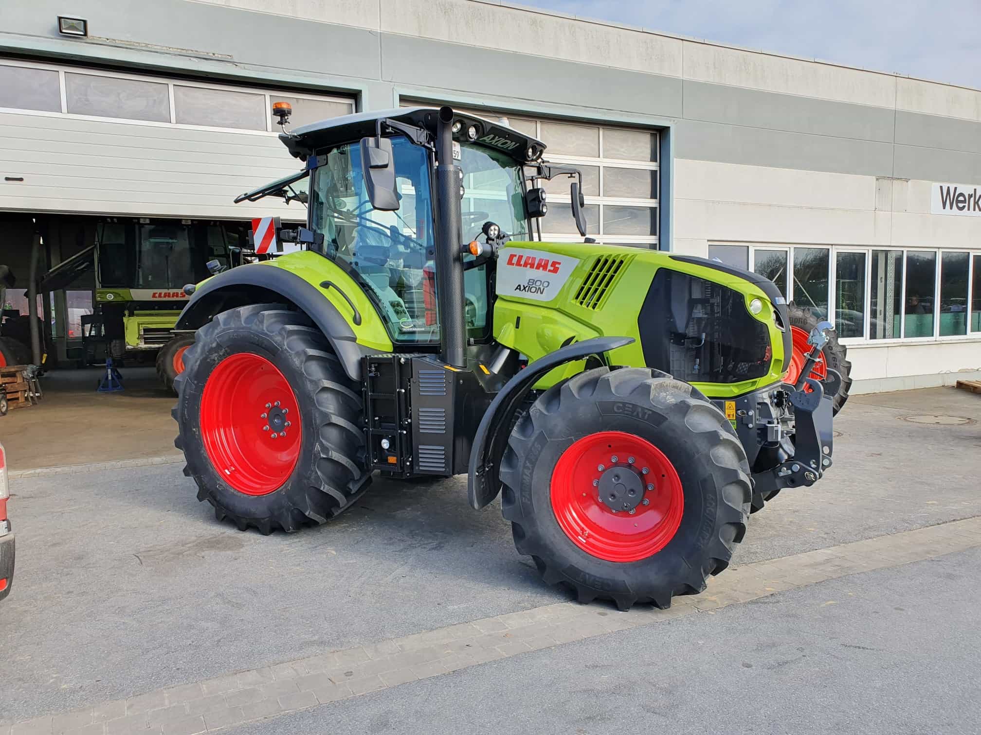 A quick guide to different tractor tyres, sizes and recommendations